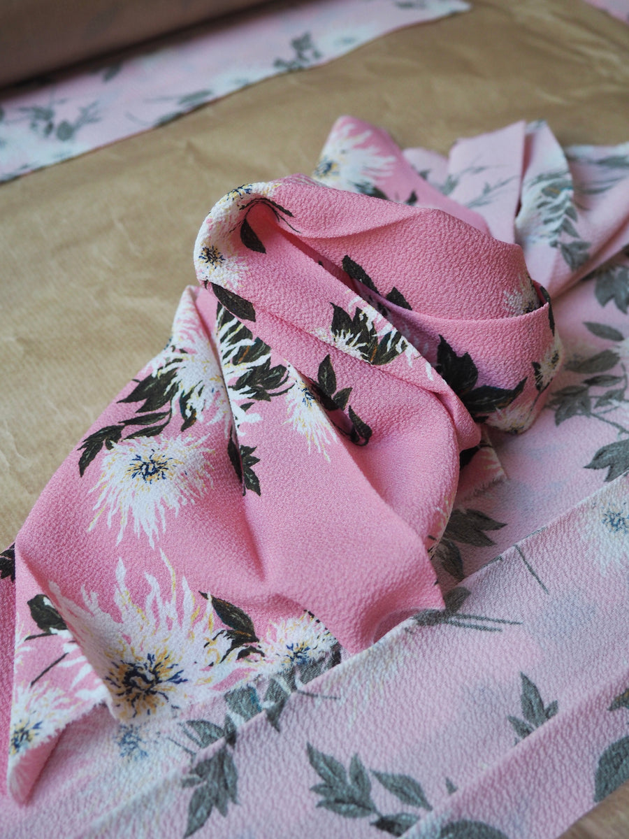 Pink Floral Crinkle Crepe Knife Pleated Pieces – The New Craft House