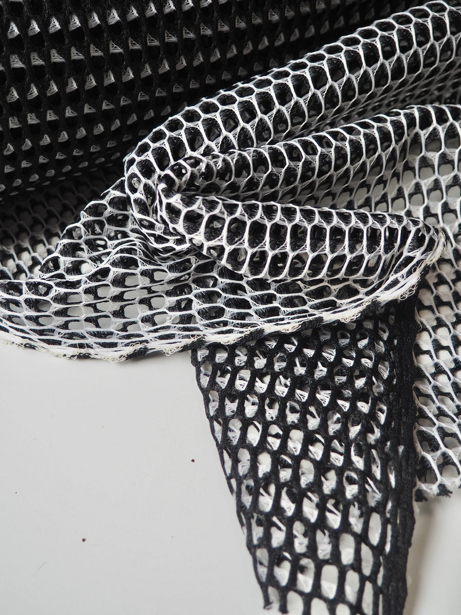 Monochrome Honeycomb Netting – The New Craft House