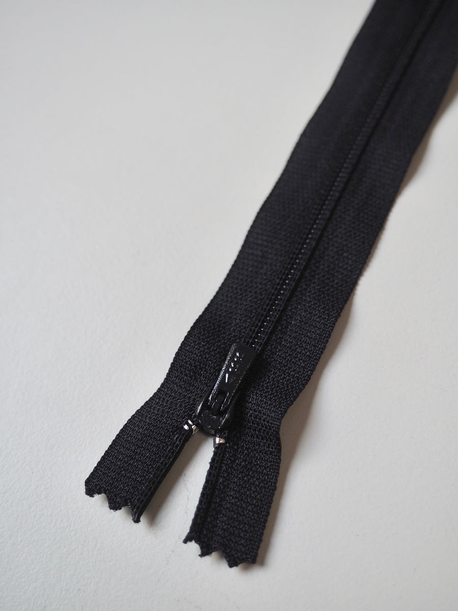 22cm/8.5inch Concealed Plastic Teeth Zips – The New Craft House