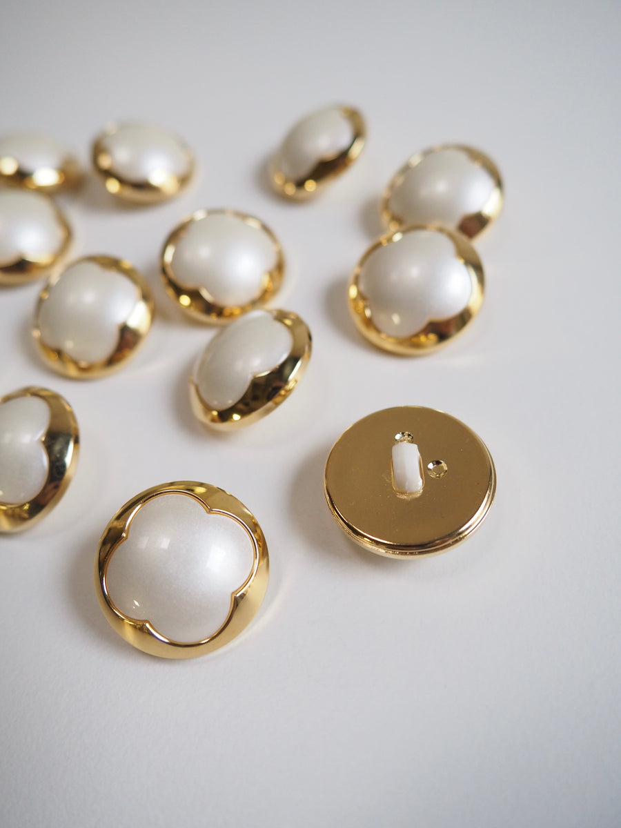 Flower Pearl + Gold Button 20mm – The New Craft House
